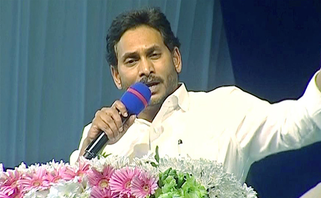 CM YS Jagan Slams Chandrababu Naidu At Venkatapalem Public Meeting - Sakshi